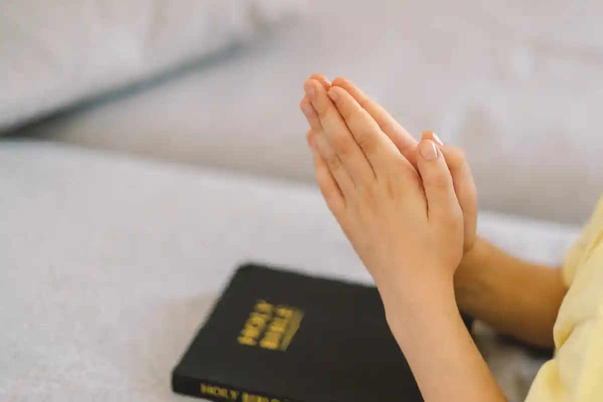 How to Pray: 29 Simple Prayers for Beginners That Actually Work